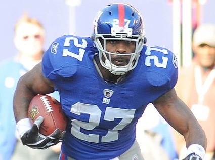 Running Back-Starved Giants Bring Back Brandon Jacobs