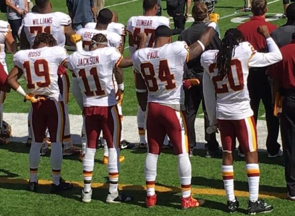 After Redskins Coach Said They Wouldn't, Four Players Defiantly Raise ...