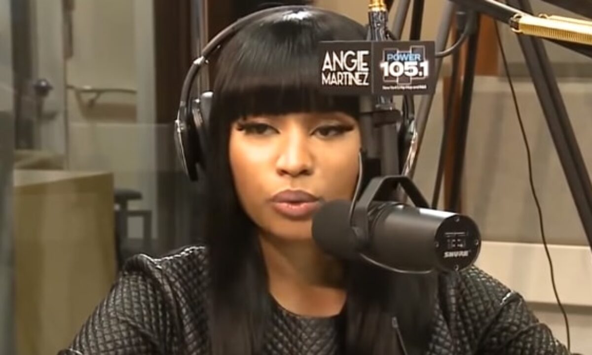 Nicki Minaj En Plein Séance Photo Nicki Minaj Performs Live At The