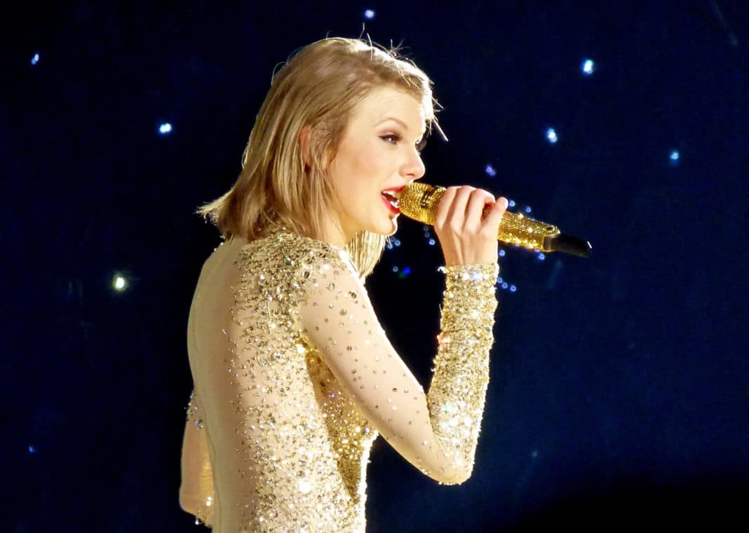 Taylor Swift's Cover of Earth Wind & Fire's 'September' Promptly ...
