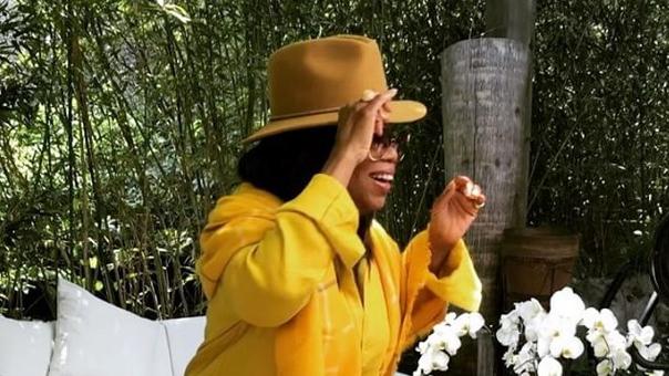 Oprah Winfrey's 'Living Her Best Life' In Super Fun Shoot for September ...