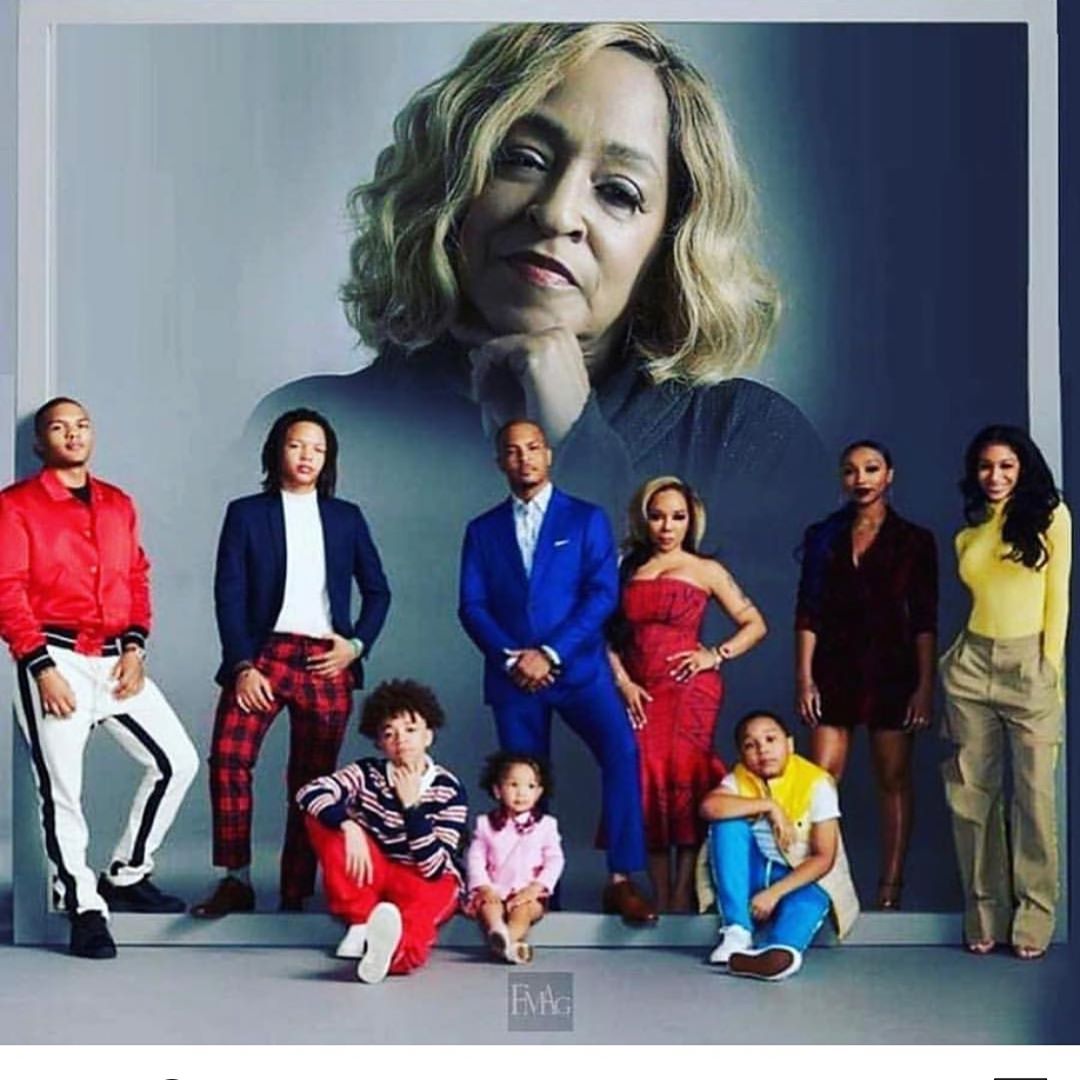 Fans Mistake Tiny Harris for 'One of the Kids' in Family Portrait: 'Had ...