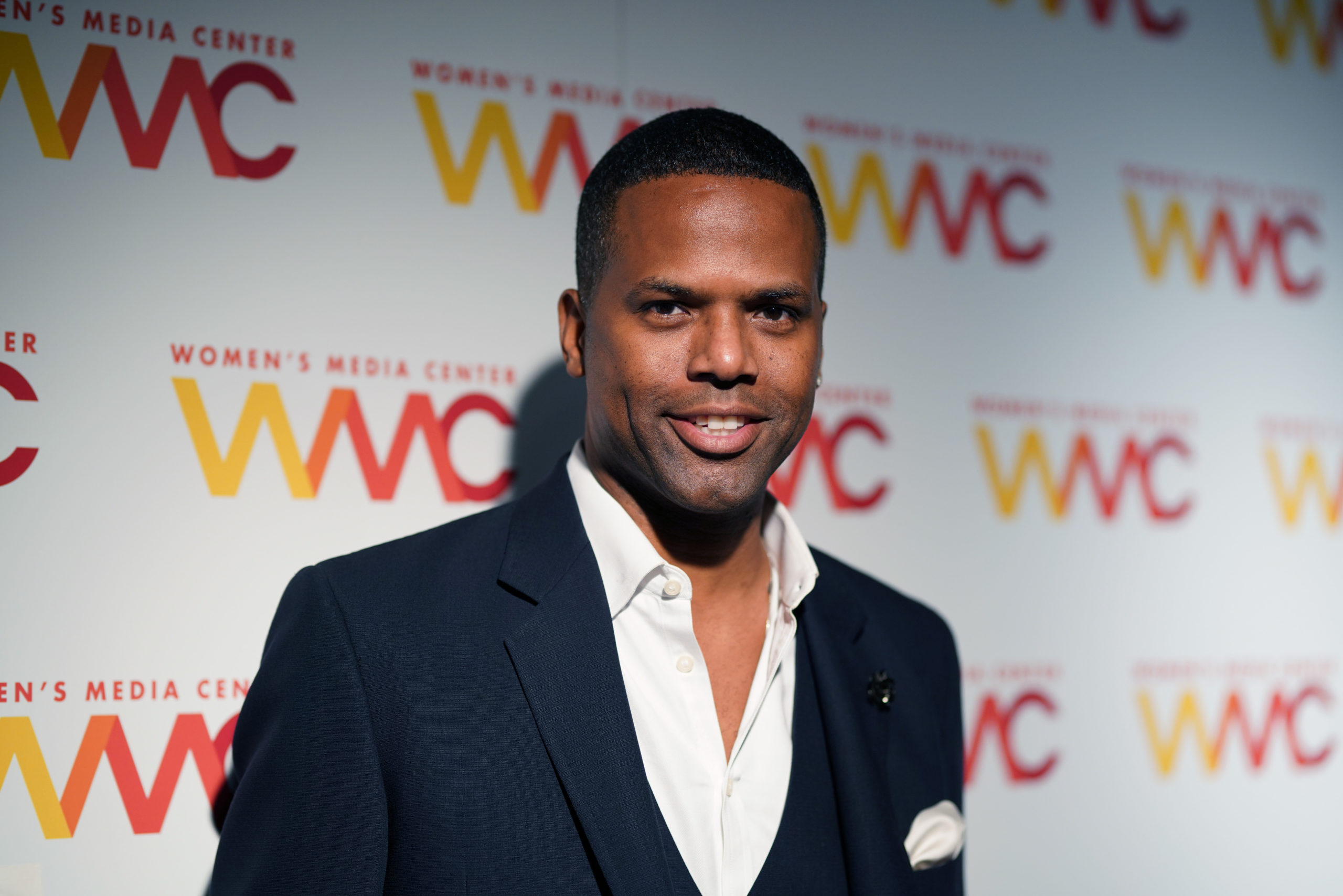 A.J. Calloway and 'Extra' 'Mutually Agree to Part Ways' After ...