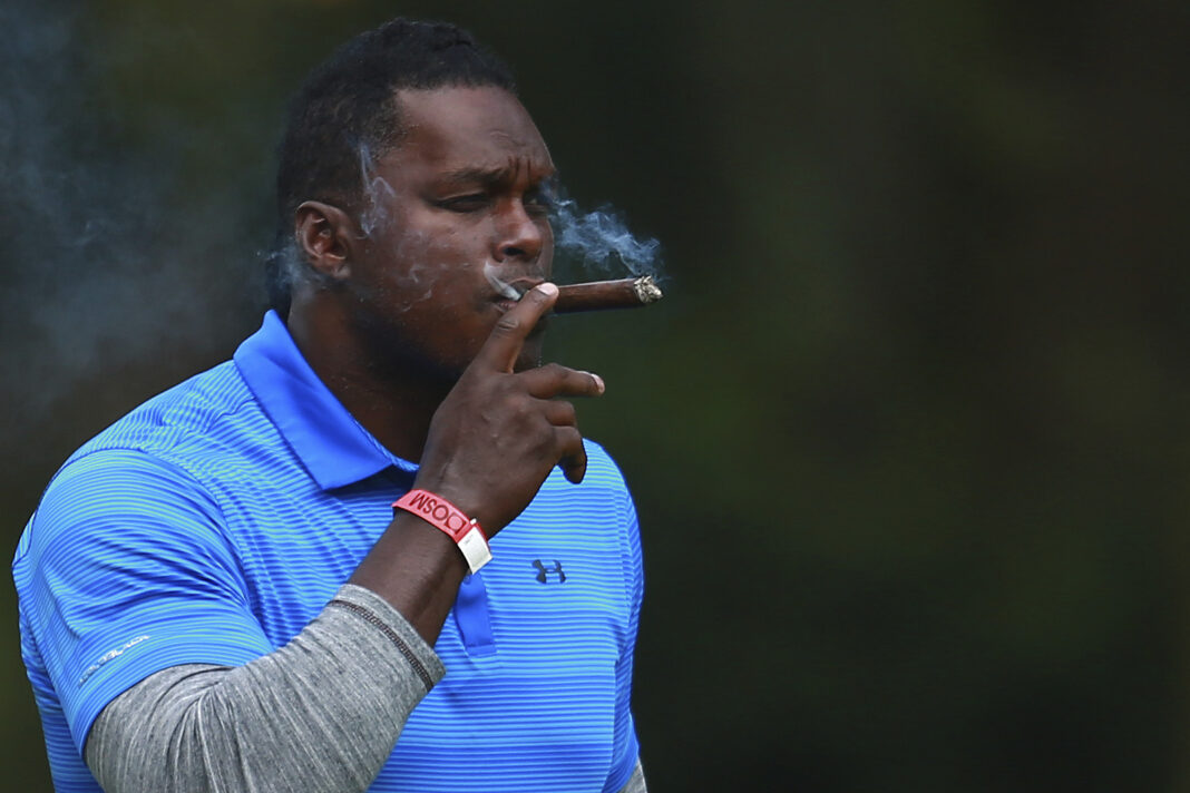LaVar Arrington Doesn't Need a 'Pat on the Back,' But He Certainly ...