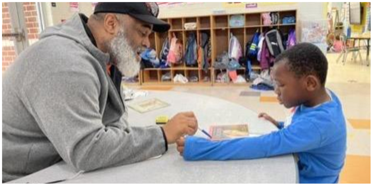 Video: New Jersey Bus Driver Goes Viral for Tutoring Kids to Read