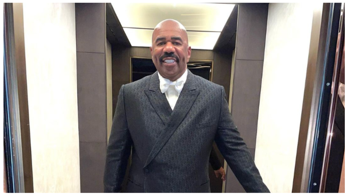 'A Cigar and a HOG': Steve Harvey Shows His Bass While Taking a Puff In ...