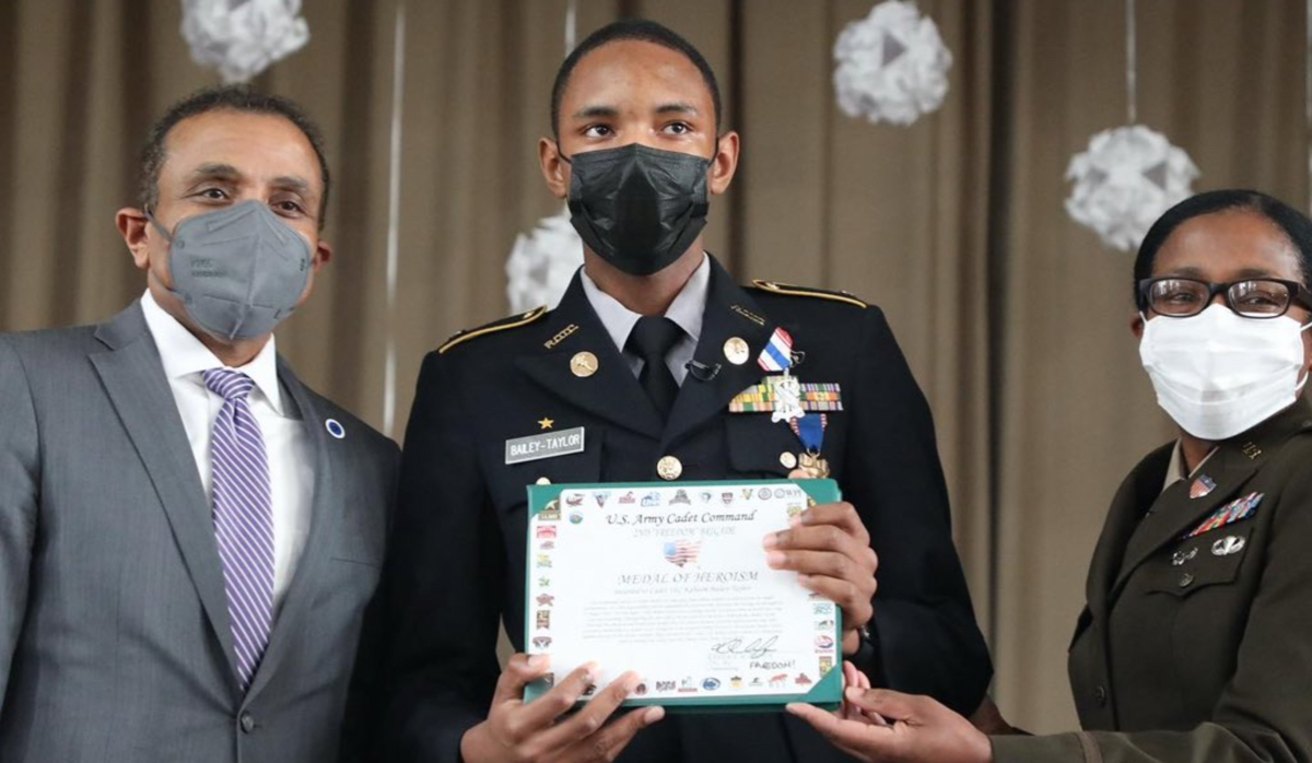 'Please Don't Let Me Die': Philadelphia Teen Gets Top Military Honor for Using Hoody to Save ...