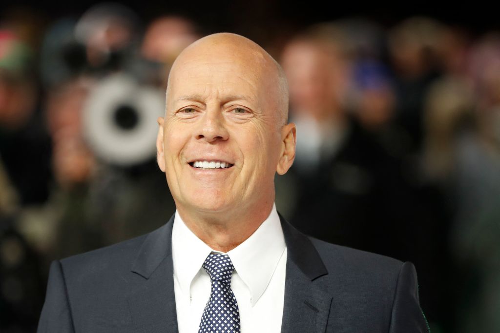 ‘He’s a Prop!!’: Fans Shocked by Bruce Willis’ Frail Photo with ...