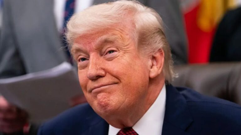 'Ain't No Way': Donald Trump Claims the Same Height and Weight as This ...