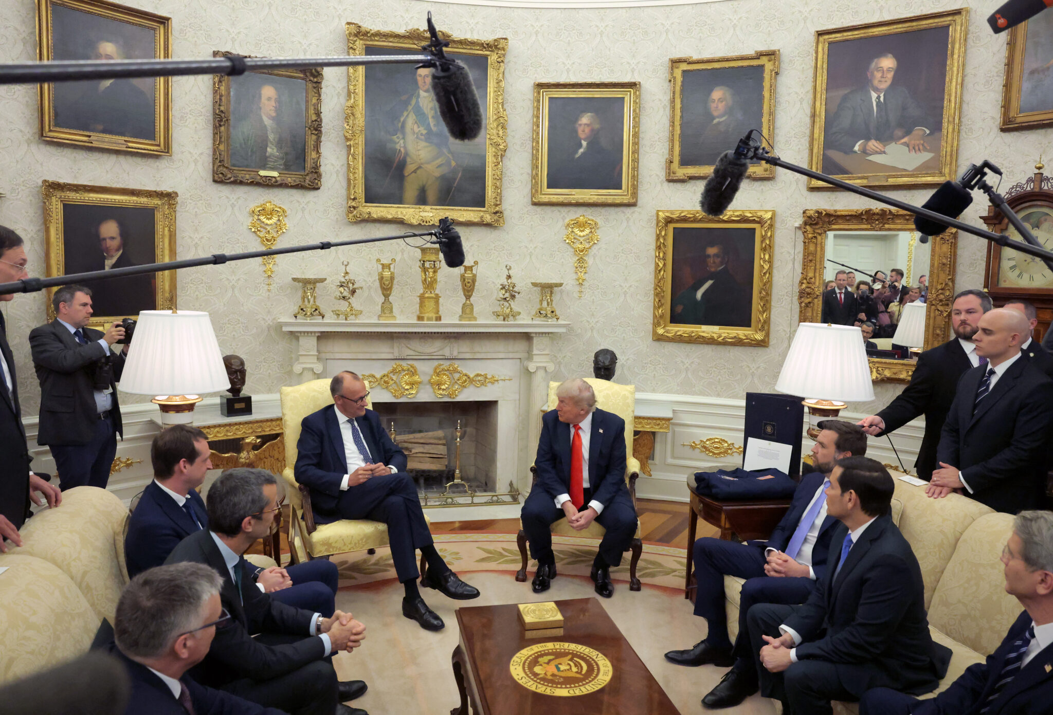 ‘OMG, I Been Saying That’: Photo of Donald Trump Took a Shocking Turn ...
