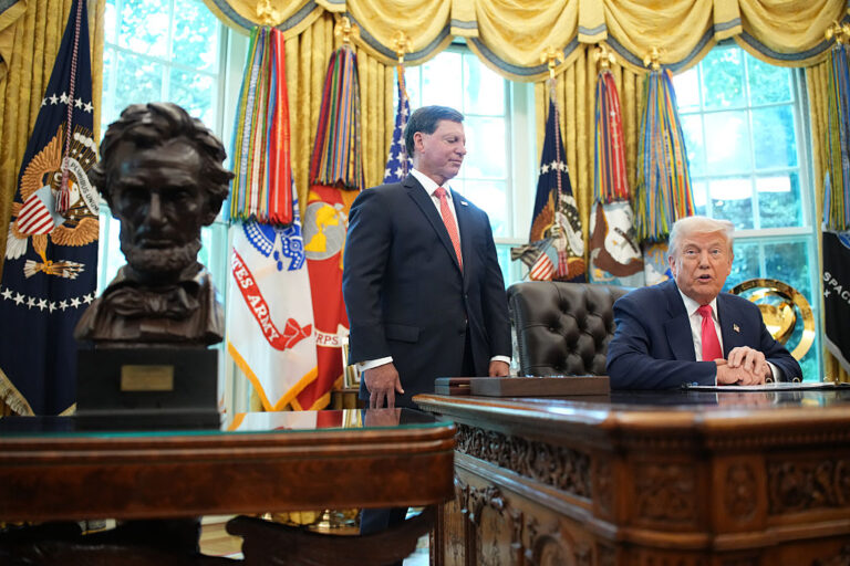 'It's Crooked': New White House Sculpture Draws Attention, But Fans ...