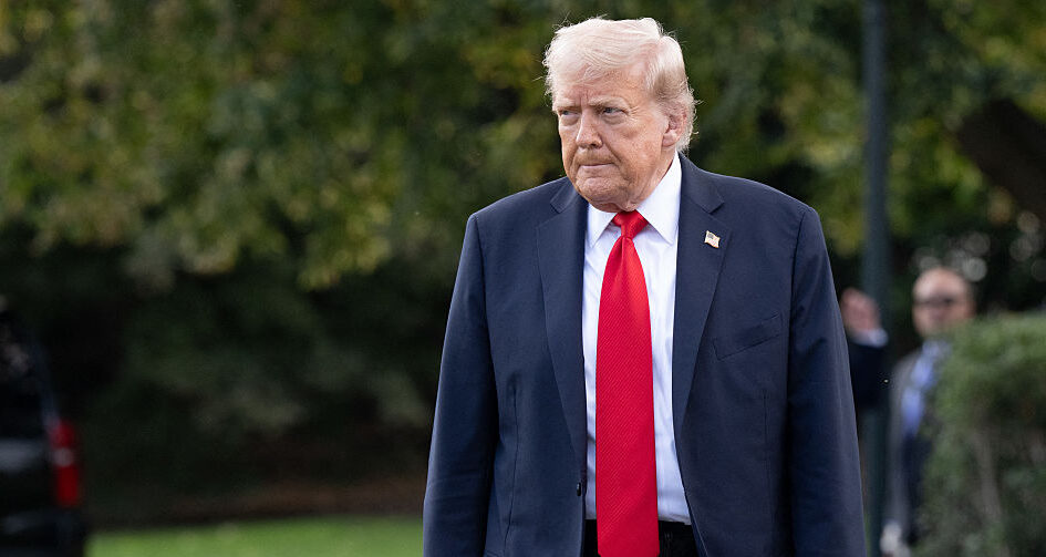 'Falling Down Around His Top Leg’: Donald Trump’s Walk to Marine One ...