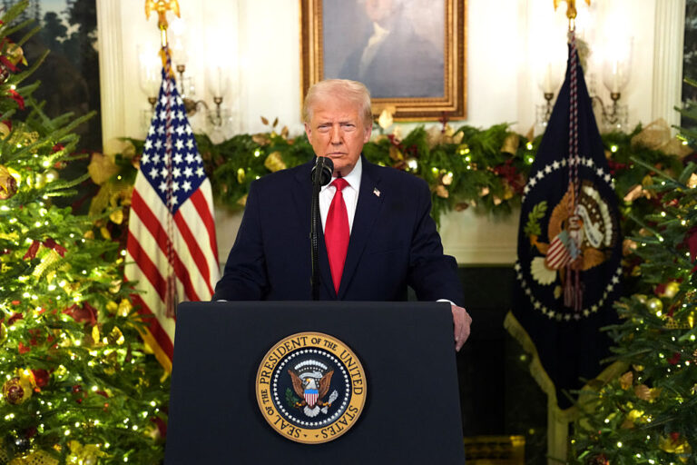 'Is He Ok?': Trump's Bizarre 'Merry Christmas' Post Goes Viral for All ...