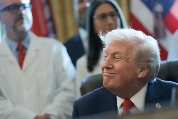 ‘Is He Having an Episode?’: Trump Goes Off the Deep End as He Slurs ...